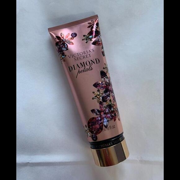 Victoria's Secret | Skincare | Nwt Victorias Secret Diamond Petals ...